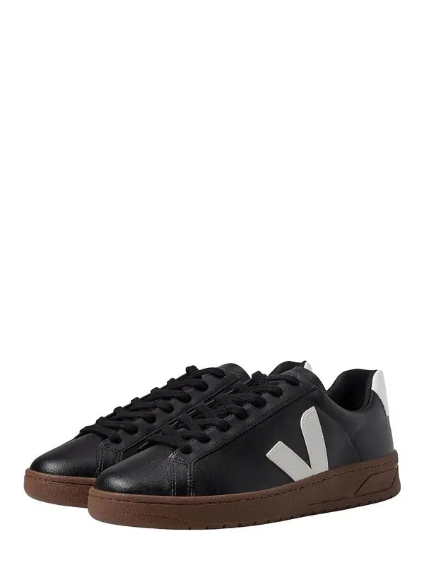 VEJA Urca Sneakers - Black