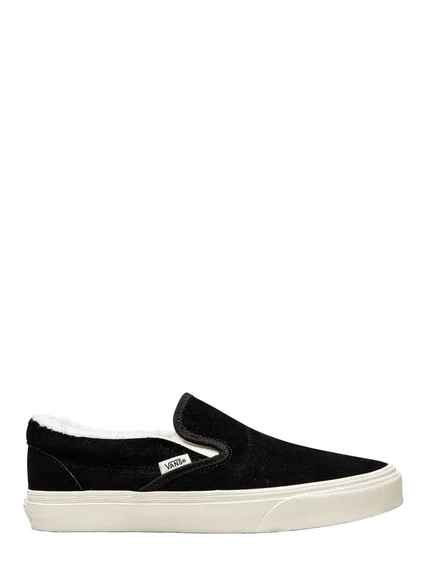 VANS Classic Slip-on Sneakers - Black