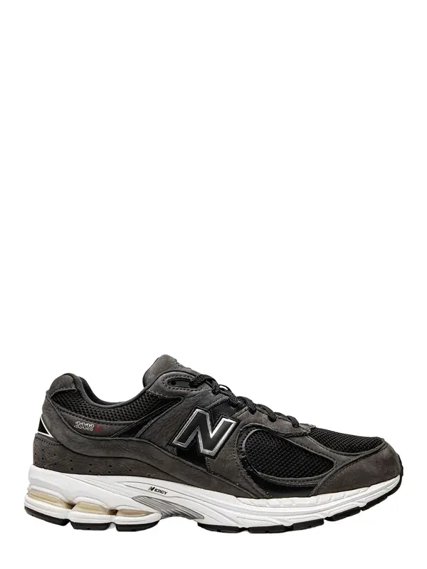 NEW BALANCE 2002 Sneakers - Black