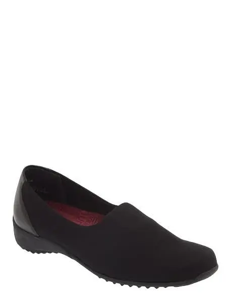 Munro Traveler Slip-on - Black Stretch