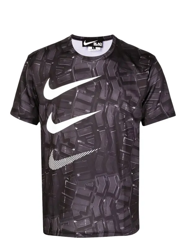 BLACK COMME DES GARÇONS Swoosh-print Graphic T-shirt - Black