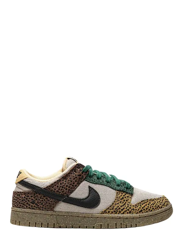 Nike Dunk Low Safari Golden Moss Sneakers - Brown