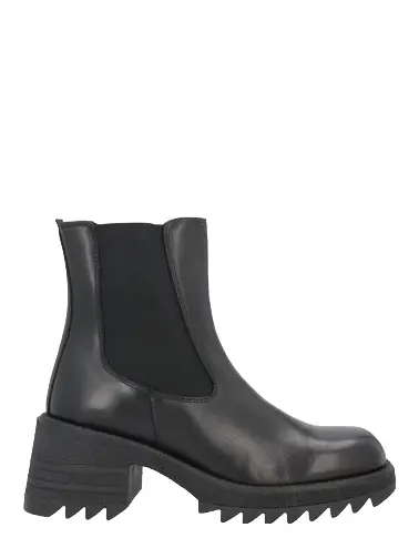 NILA & NILA Calfskin Chelsea Boots - Black
