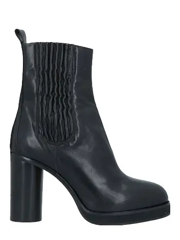 Isabel Marant Ankle Boots In Calfskin - Black