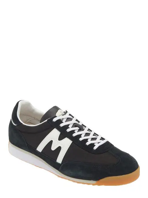 KARHU Gender Inclusive Mestari Sneaker - Black White