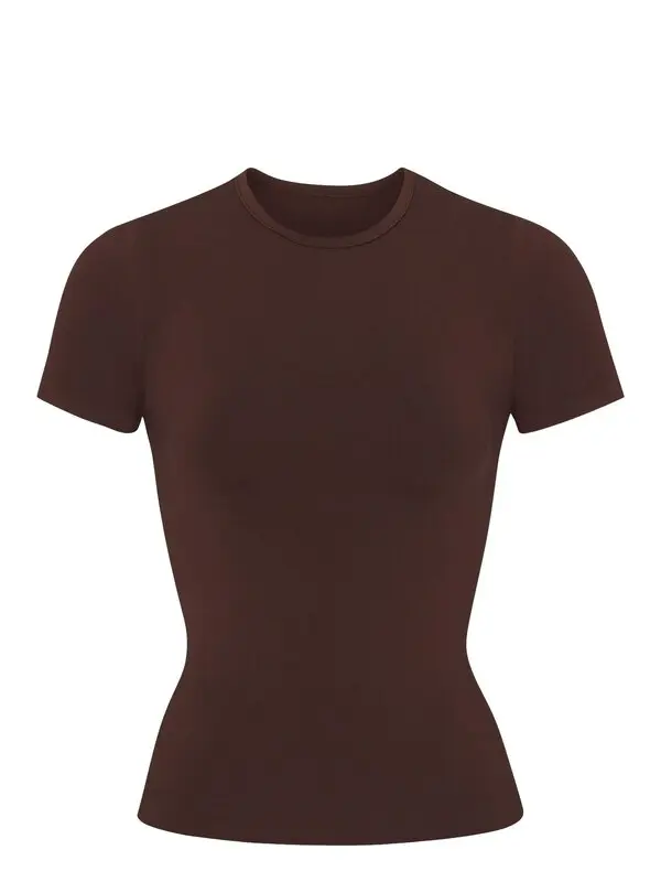 SKIMS Soft Smoothing Seamless T-shirt - Cocoa