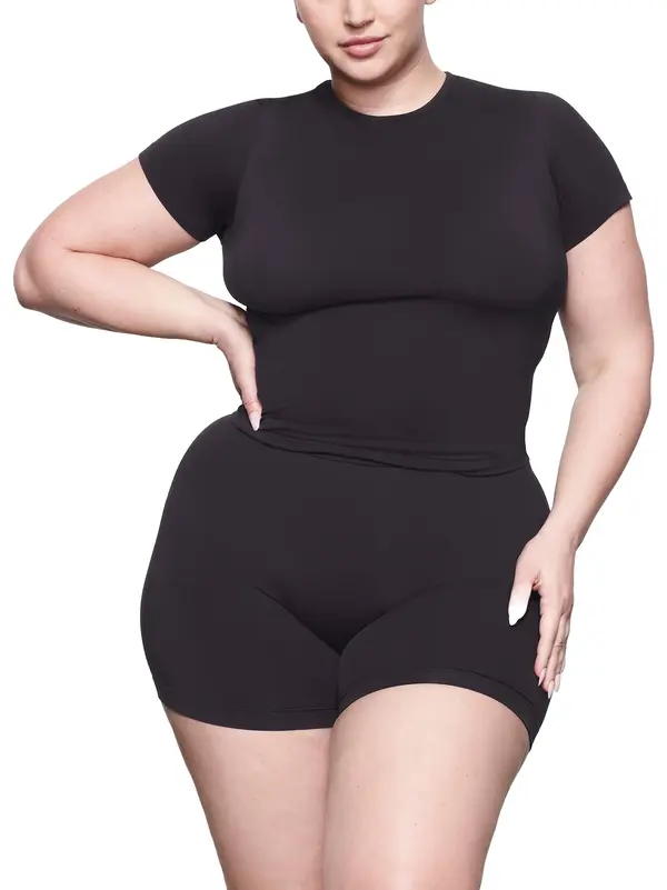 SKIMS Soft Smoothing Seamless T-shirt - Onyx