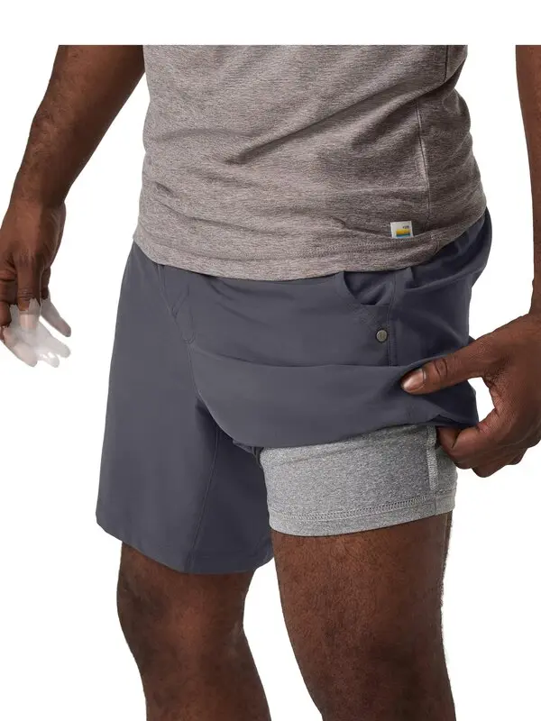 Vuori Kore Shorts - Charcoal