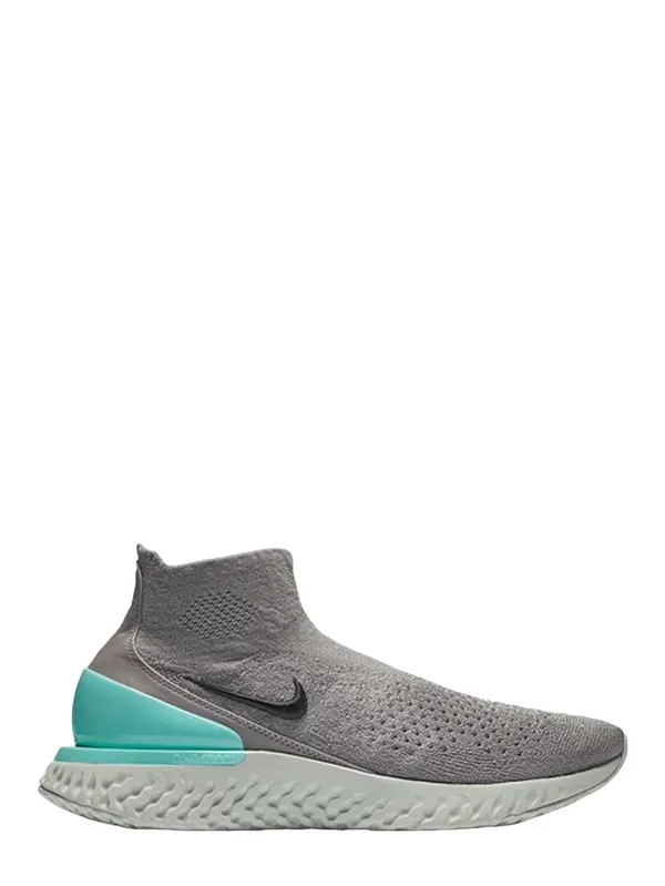 Nike Rise React Flyknit Sneakers - Grey