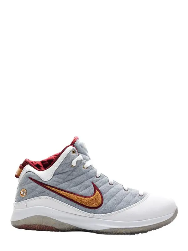 Nike Lebron 7 P.s. Pop Sneakers - White