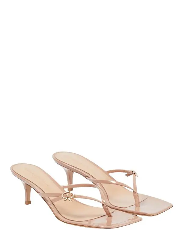 GIANVITO ROSSI Patent Leather Thong Sandals - Beige
