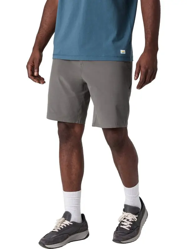 Vuori Aim Shorts - Warm Grey