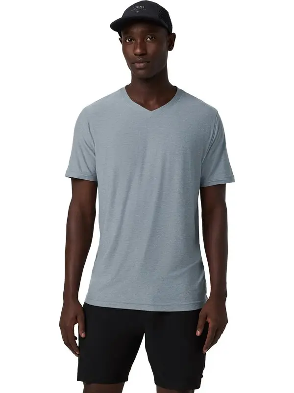 Vuori Strato Tech V-neck T-shirt - Dusty Blue Heather