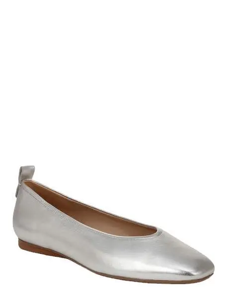 27 EDIT NATURALIZER Carla Flat - Silver Leather