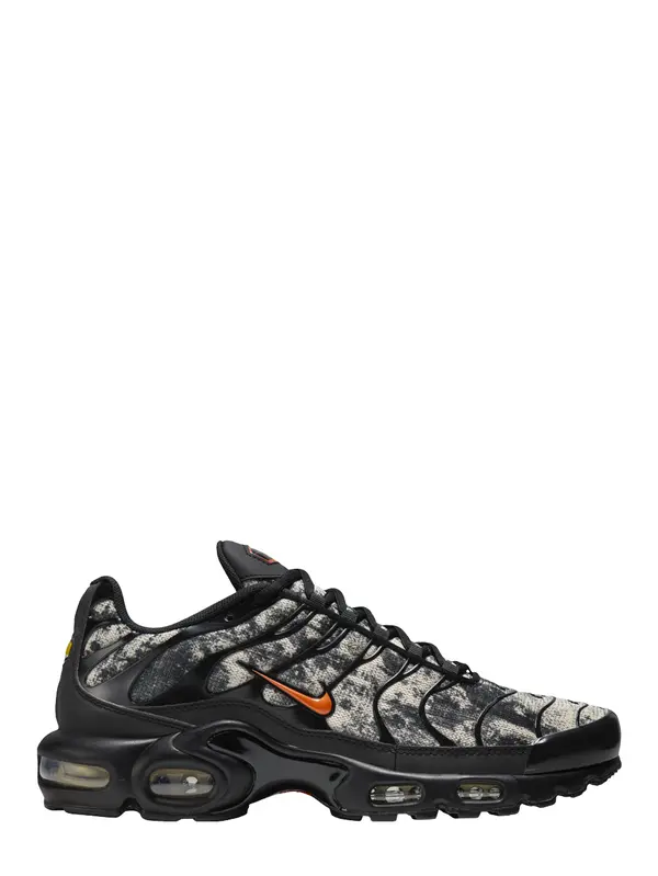 Nike Air Max Plus Sneakers - Black