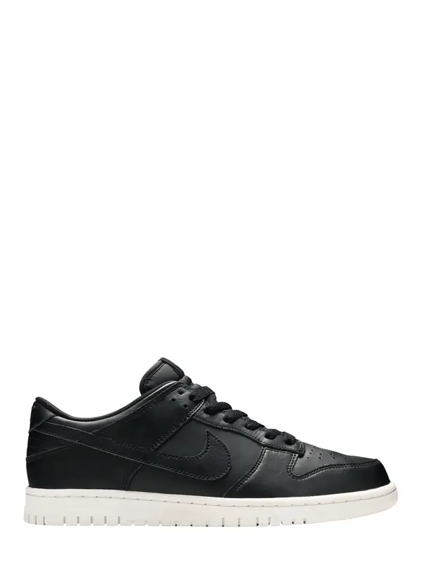 Nike Dunk Low Sneakers - Black