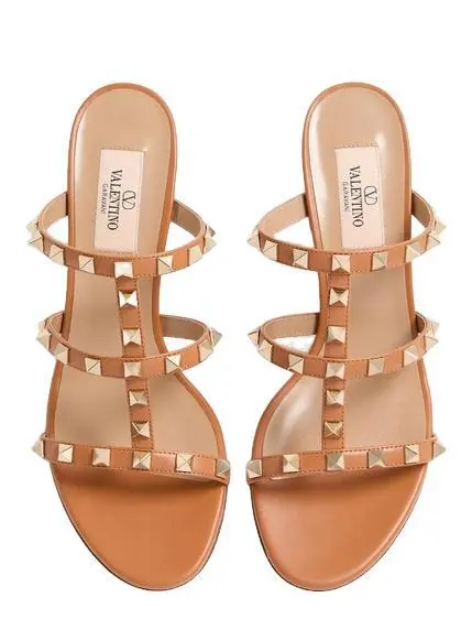 Valentino Garavani Rockstud Leather Slide Sandal - Natural