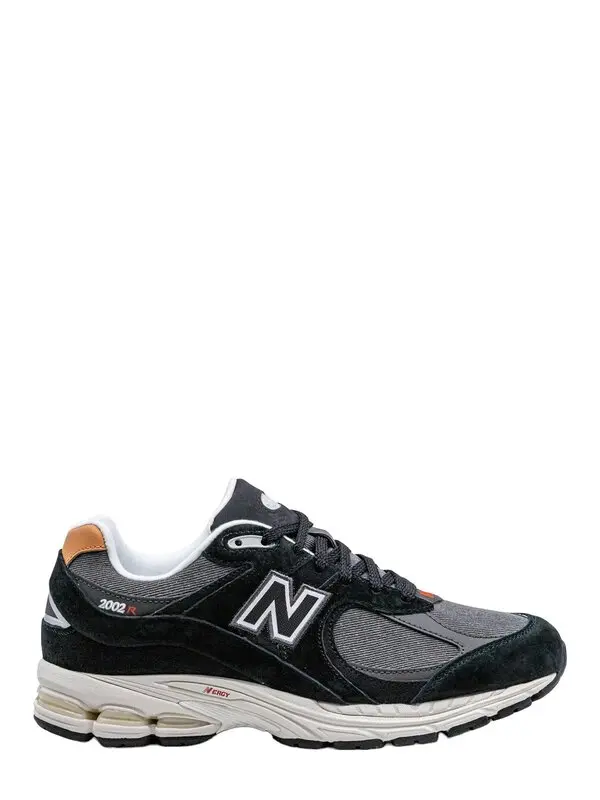 NEW BALANCE 2002r Low-top Sneakers - Black