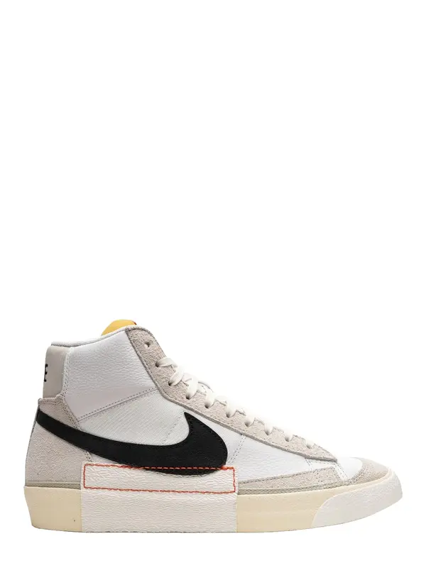 Nike Blazer Mid '77 Sneakers - White