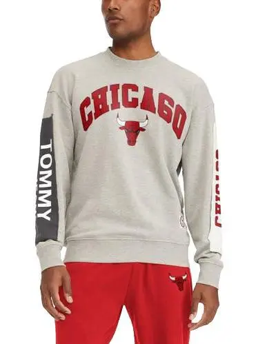 Tommy Hilfiger Chicago Bulls Crewneck Sweatshirt - Gray