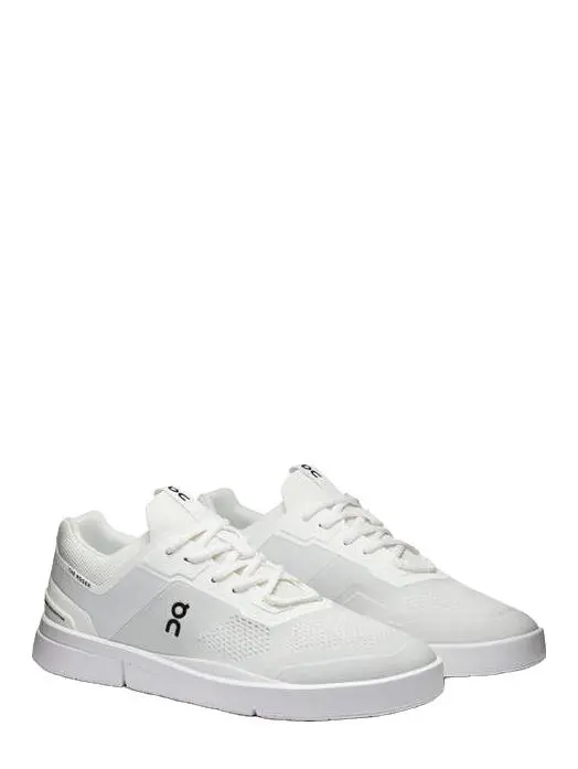 On The Roger Spin Sneaker - White/ Black