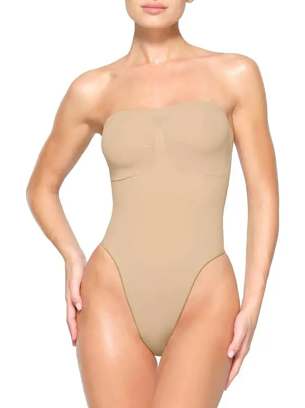 SKIMS Seamless Sculpt Strapless Bodysuit - Clay