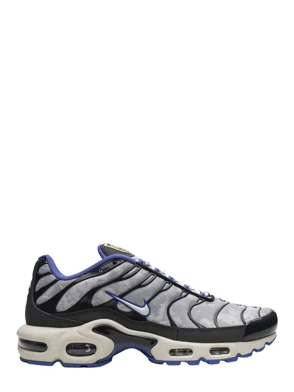 Nike Air Max Plus Se Social F.c. Sneakers - Grey