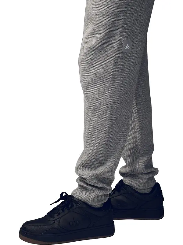 Alo Yoga Recovery Mode Sneaker - Black/gum
