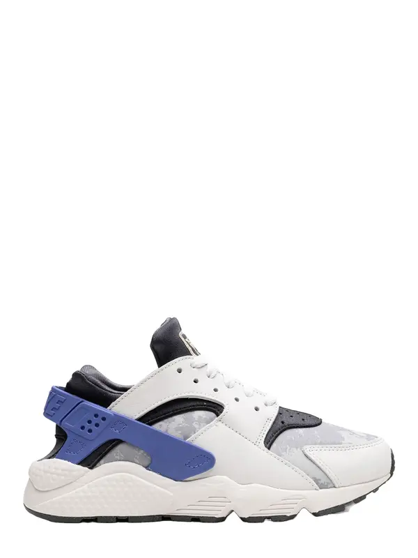 Nike Air Huarache Social Fc Sneakers - White