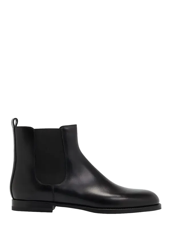 Manolo Blahnik Chelsa Leather Chelsea Booties - Black