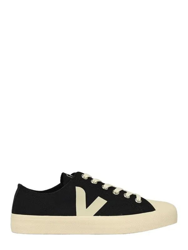 VEJA Low Top Sneakers - Black