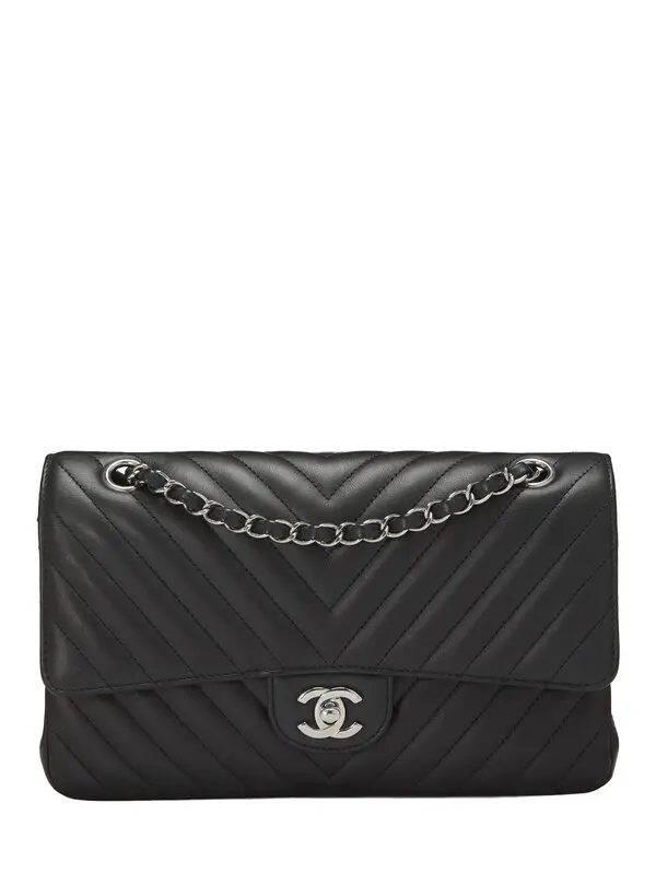 Chanel Chevron Lambskin Classic Double Flap Medium - Black