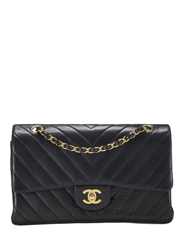 Chanel Chevron Lambskin Classic Double Flap Medium - Black