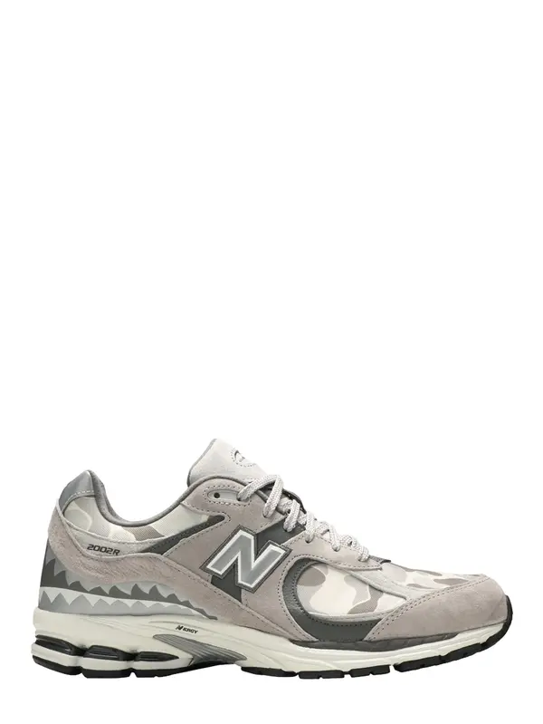 NEW BALANCE Bape X 2002r Sneakers - Grey