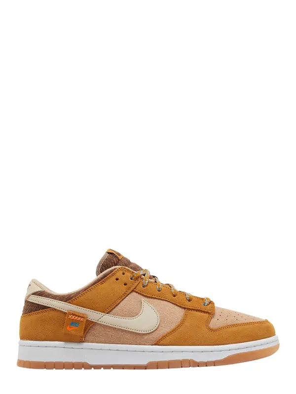 Nike Dunk Low Sneakers - Tan