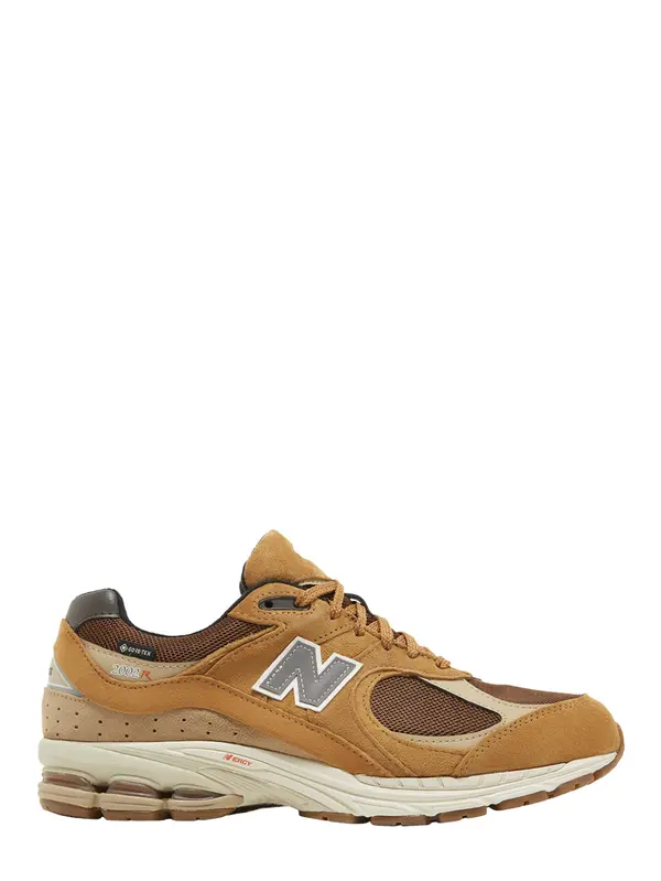 NEW BALANCE 2002r Gore-tex Sneakers - Tan
