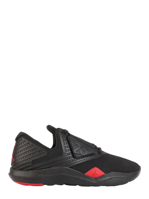 JORDAN Relentless 'bred' Sneaker - Black