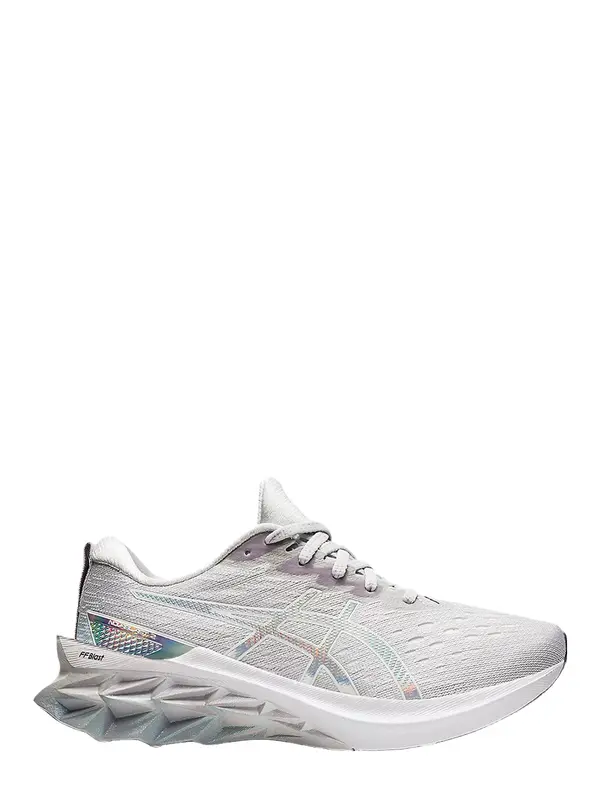 Asics Novablast 2 Sneakers - Grey