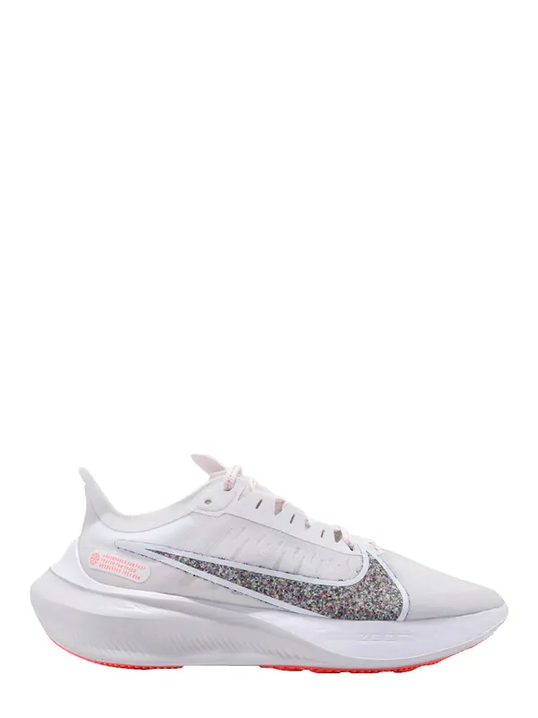 Nike Zoom Gravity Sneakers - White