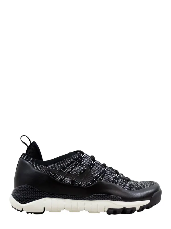Nike Lupinek Flyknit Low - Black