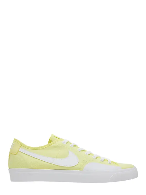 Nike Blazer Court Sb Sneakers - Yellow