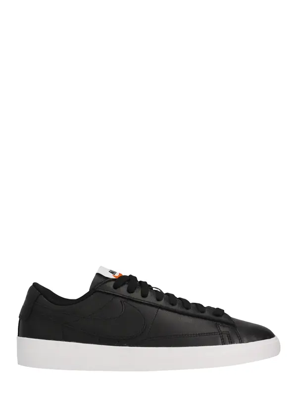 Nike Wmns Blazer Low Le Sneakers - Black