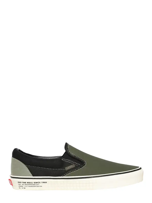 VANS Classic Slip-on Sneakers - Green