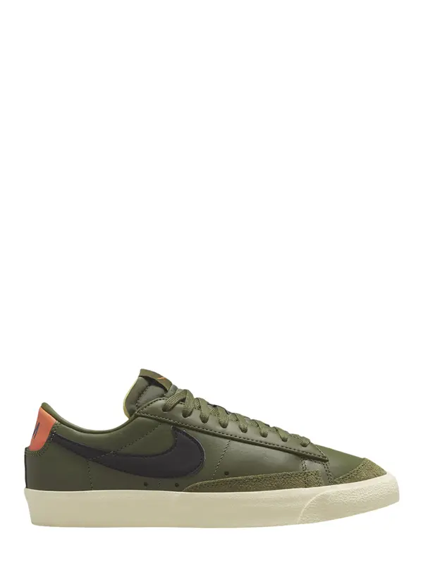 Nike Wmns Blazer Low '77 Sneakers - Green
