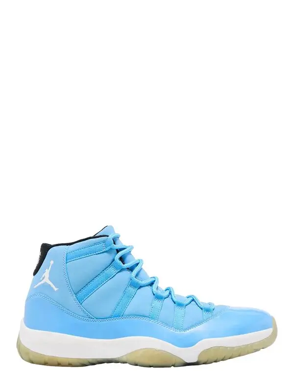 JORDAN Retro 'pantone' Sneakers - Blue