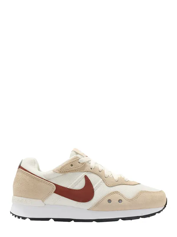 Nike Venture Runner Wide Sneakers - Cream