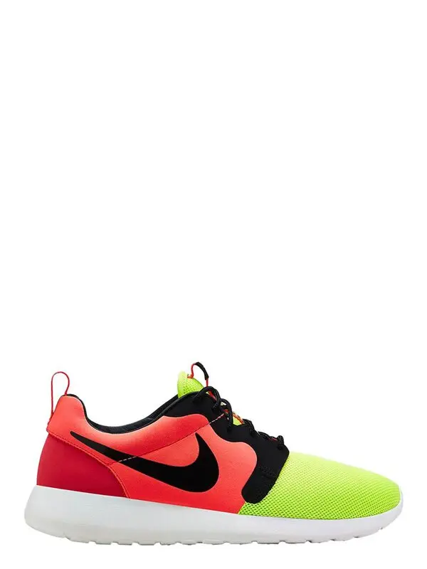 Nike Rosherun Hyp Prm Qs 'mercurial Pack' Sneakers - Pink