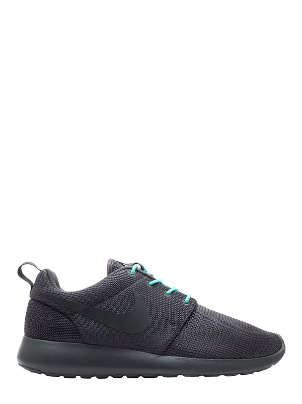 Nike Roshe Run Sneakers - Black