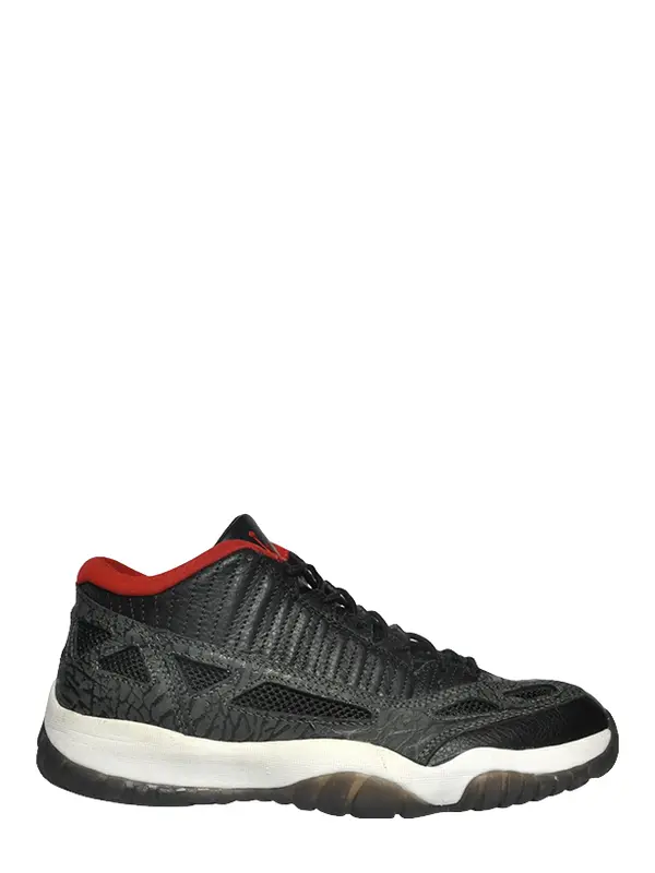 JORDAN 11 Retro Low Ie - Black
