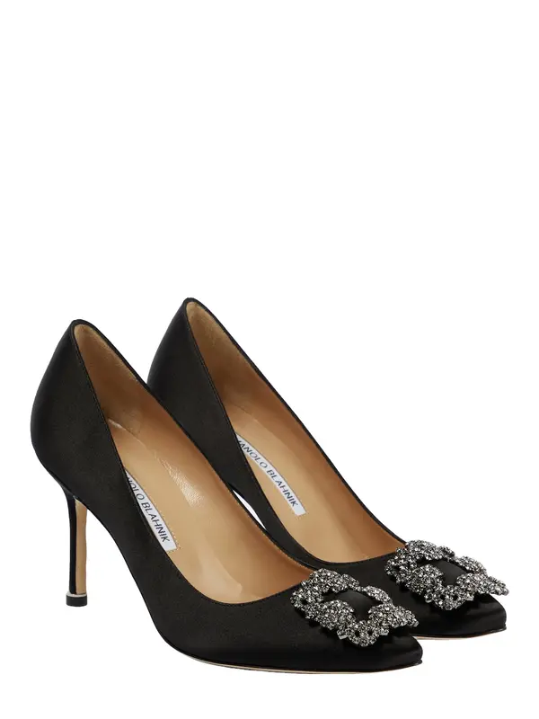Manolo Blahnik Hangisi 90 Embellished Pumps - Black